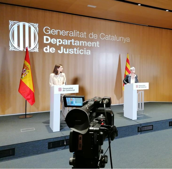 Spanish justice minister on 25% Castilian language: "Court rulings must ...