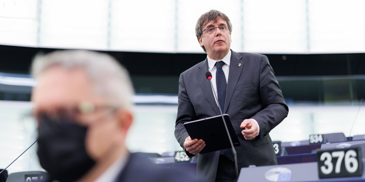Puigdemont, outraged after CNI confession: "Spain is a threat to democracy"