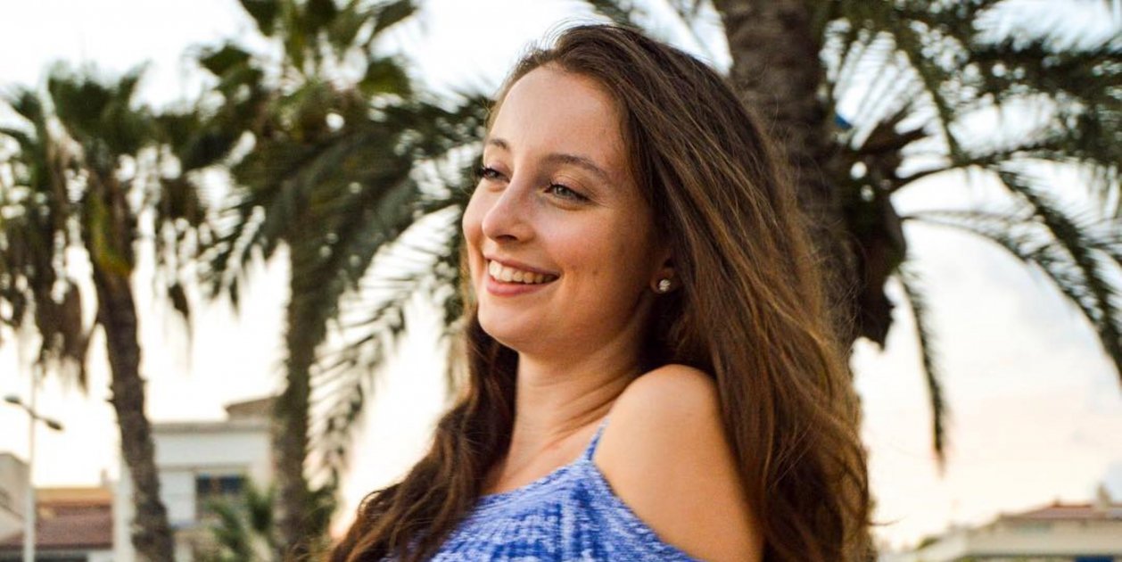 Una cantant d’EUA que viu a Catalunya es queixa que als pares només els parlen castellà