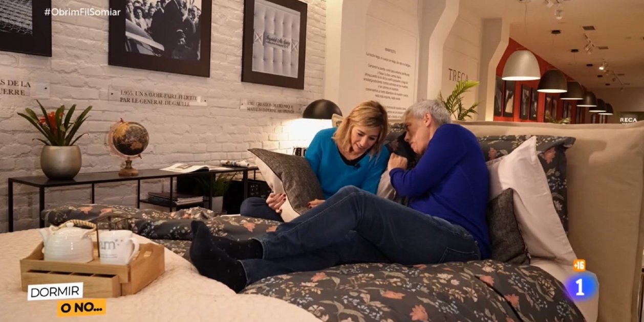 Albert Om confiesa qué hace siempre cuando se mete en la cama: la ...