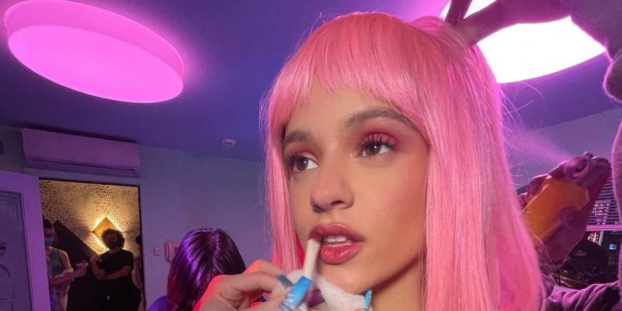 Rosalía sorprende y aparece en ropa interior para dar apoyo a su amiga ...