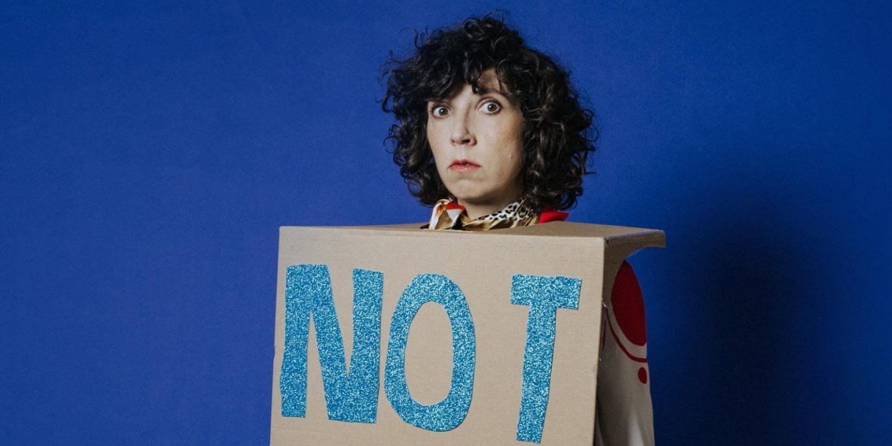 Judit Martín no dona crèdit a la veu que sent al lavabo d'un tren