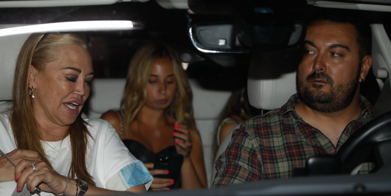 Andrea Janeiro, la hija pija de Belén Esteban, desfilando con estilazo ...