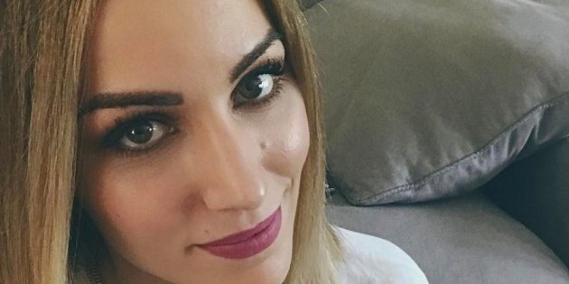 Edurne celebra en bikini su millón de seguidores