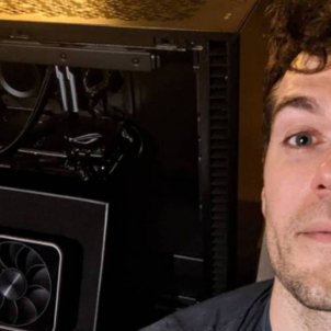 Los problemas informáticos del ”friki” Henry Cavill
