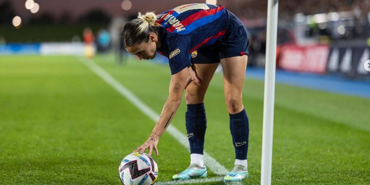 Mapi León relajada en la playa en buena compañía tras arrasar al Real ...