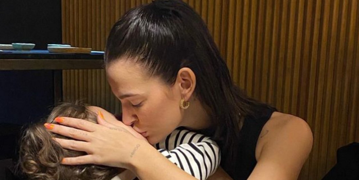 Tossa de Mar, Laura Escanes y su hija Roma: la foto más dulce con firma catalana