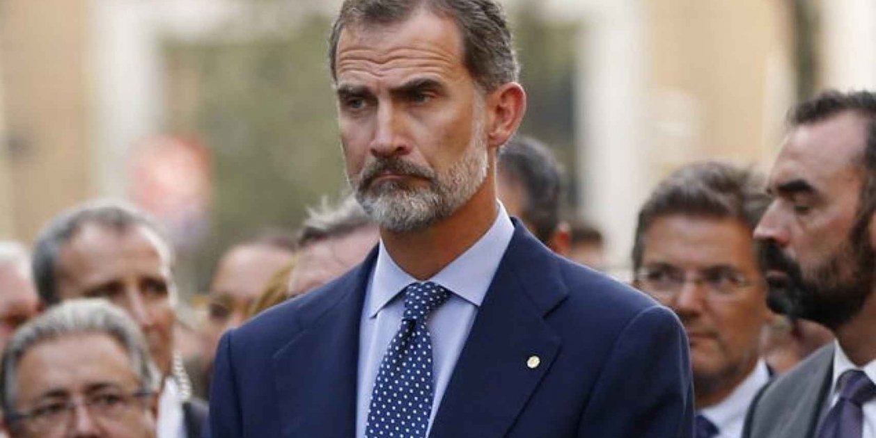 Felipe VI, con lágrimas en los ojos, obligado por Letizia a romper