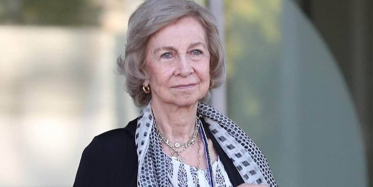 La reina Sofía contrata a cuatro mujeres a jornada completa para que le ...