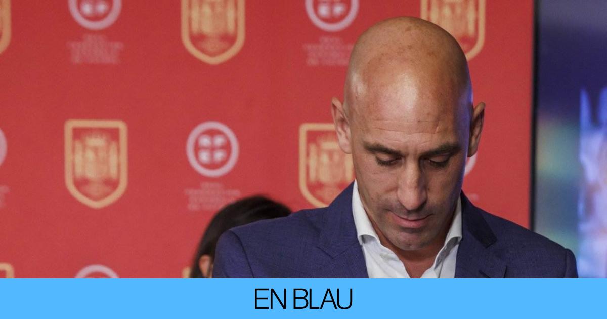 Esta es la madre de Luis Rubiales, Ángeles Béjar, atrincherada en una ...