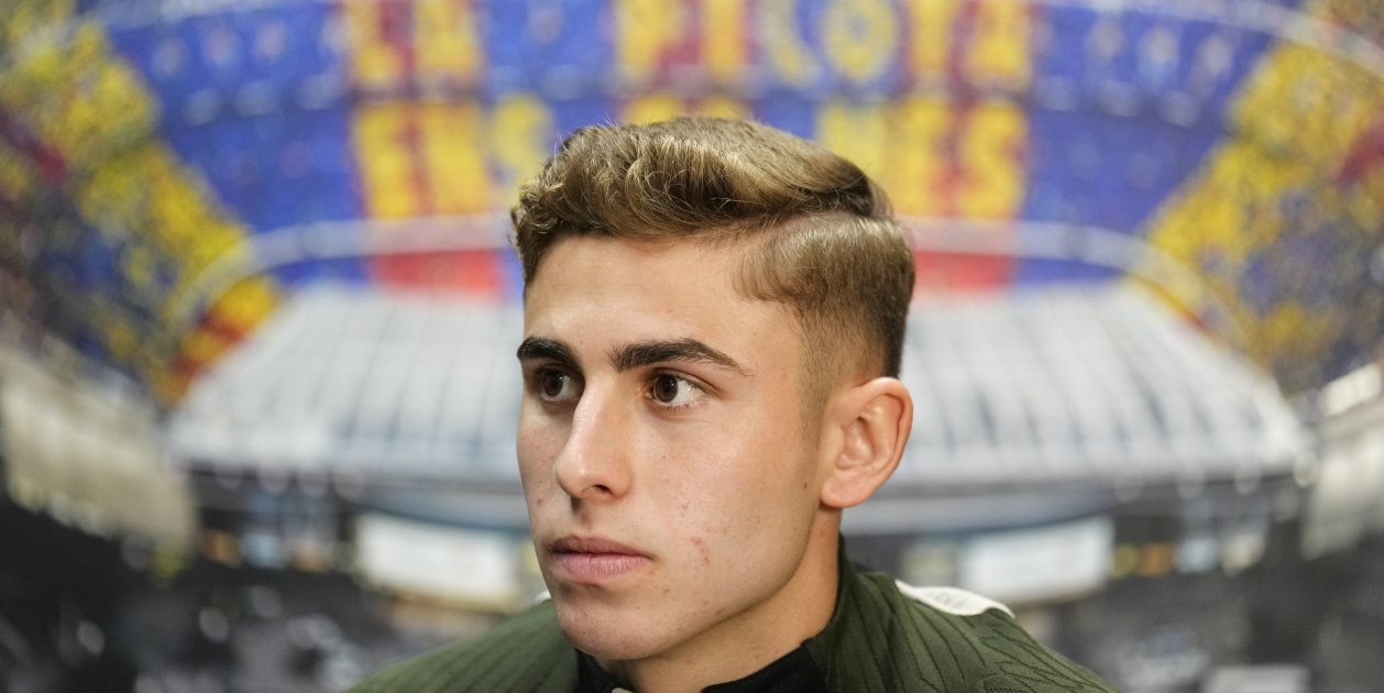 Fermín López, 20 años, andaluz y culé, habla en catalán y funde la red