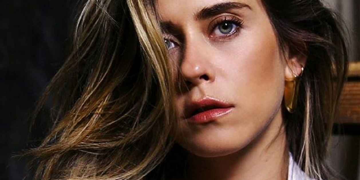 María León empieza fuerte el verano enseñando pezones en la red