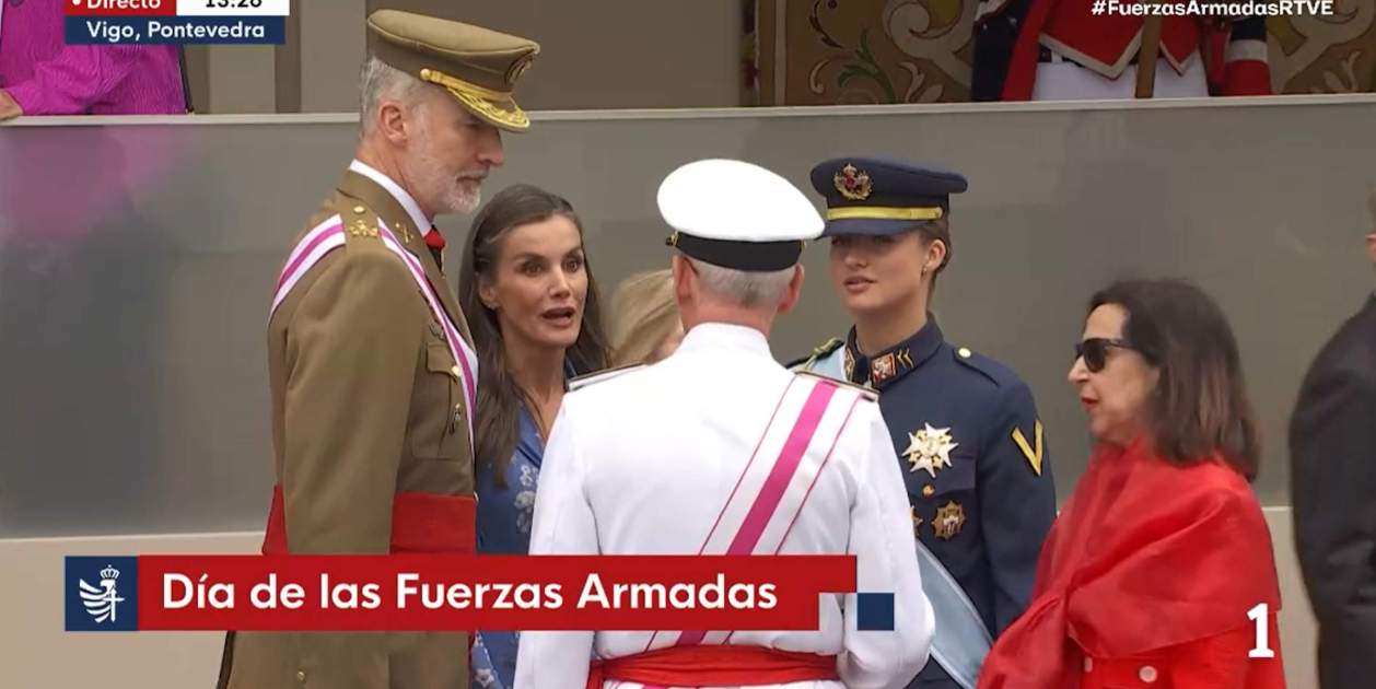 Reacció irada de Felip, cara de mala llet al Dia de les Forces Armades ...