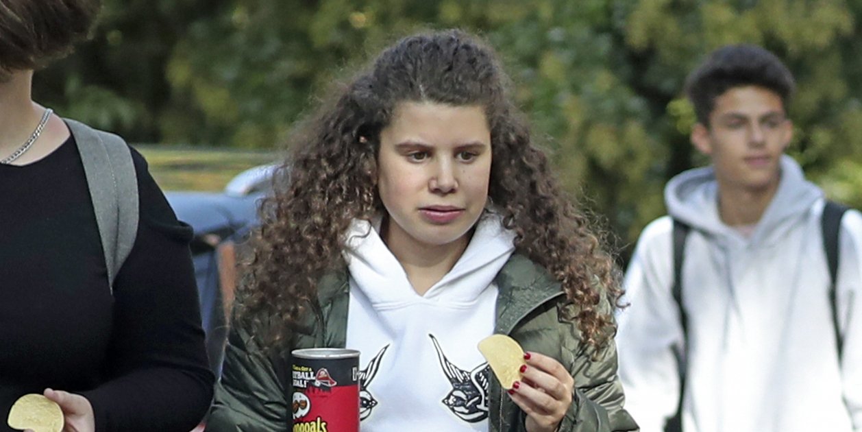 Letizia regala por Navidad una joya anti-independentista a su sobrina Carla