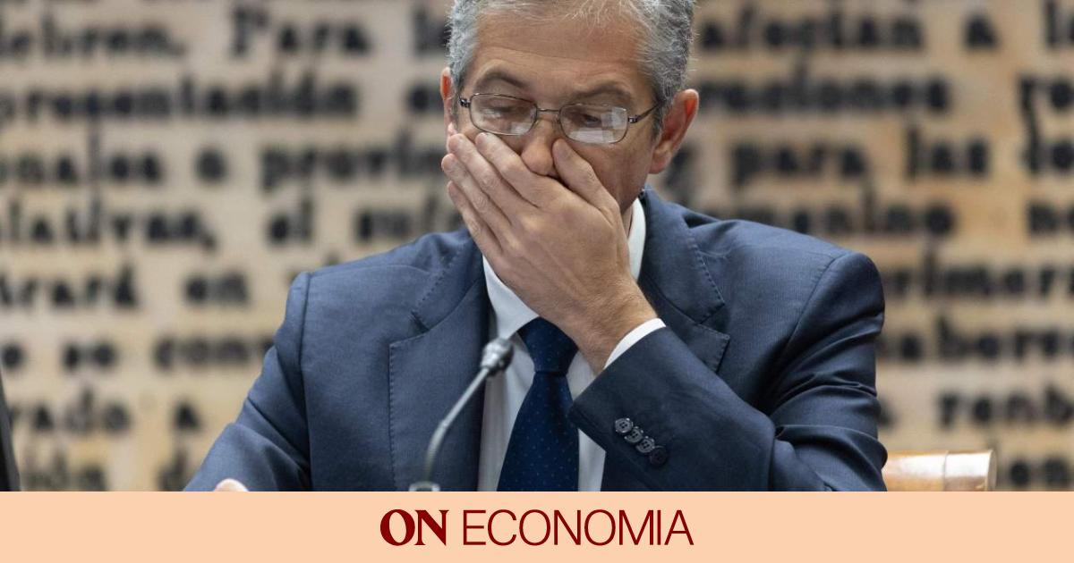 De Cos deixa el Banc d'Espanya sense que el govern espanyol hagi obert ...