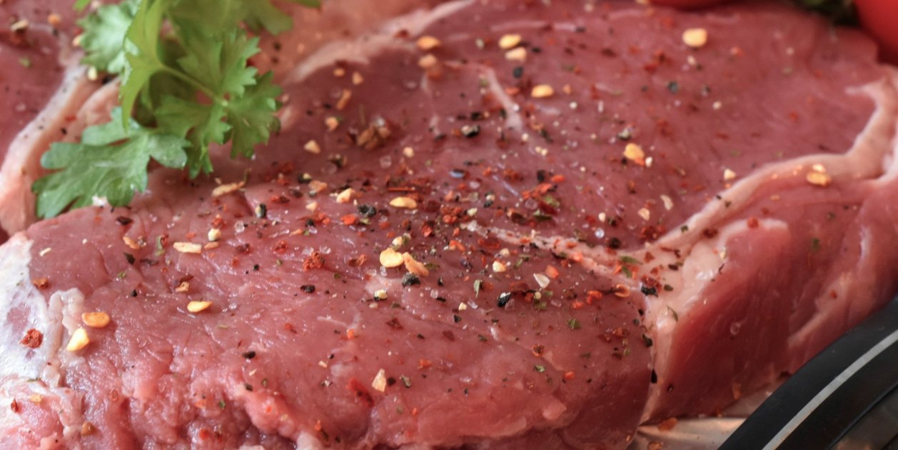 Així influeix la manera de cuinar la carn en la salut