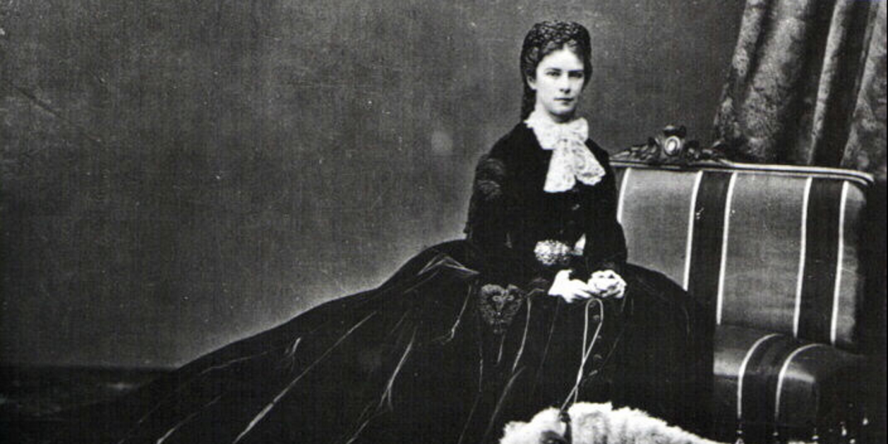 Nace Isabel de Baviera, conocida como Sisi