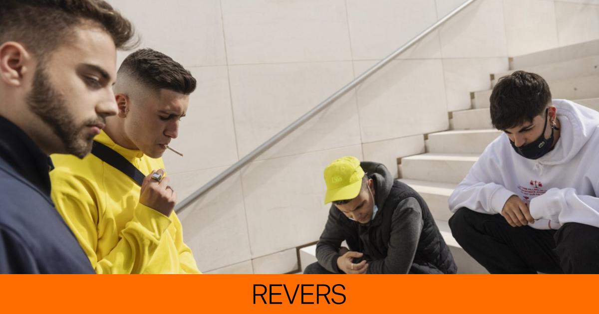 31 FAM: "Cantar en catalán en España es sacarse la chorra dos veces"