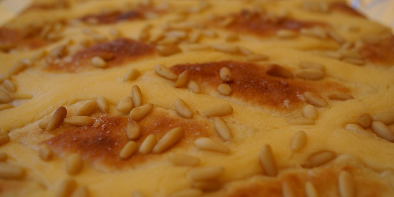 Para saber si la coca de Sant Joan es buena de verdad, hay un detalle ...