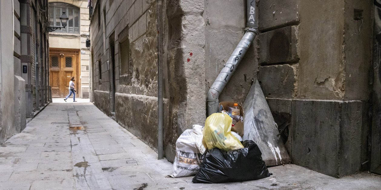 Barcelona, la sexta ciudad más sucia de España, según una encuesta de ...