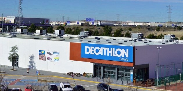 Decathlon té unes sabatilles que no es mullen amb l'aigua: costen 29,99 ...