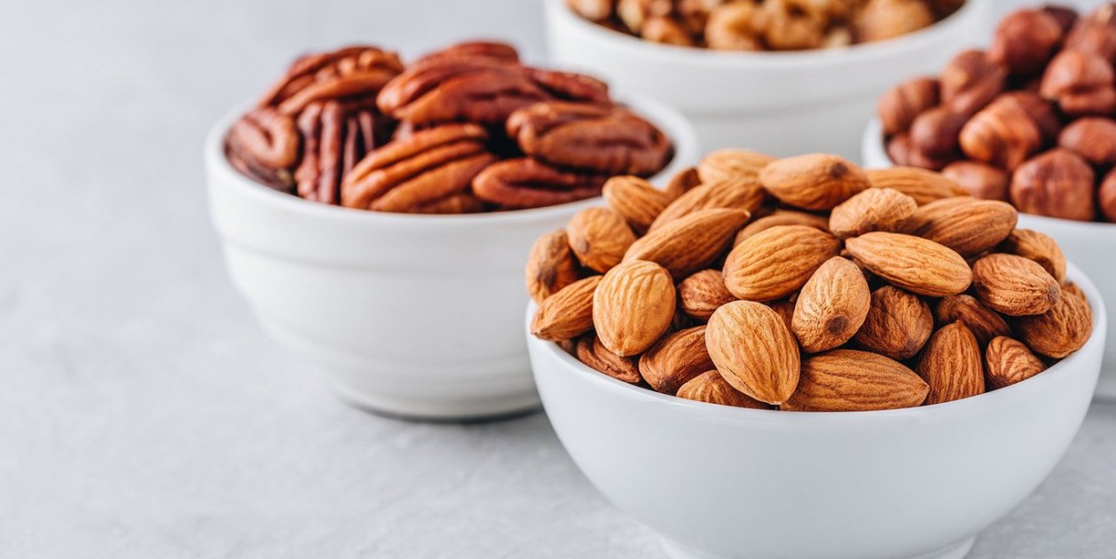 Almendras crudas o tostadas: diferencias y similitudes entre ellas