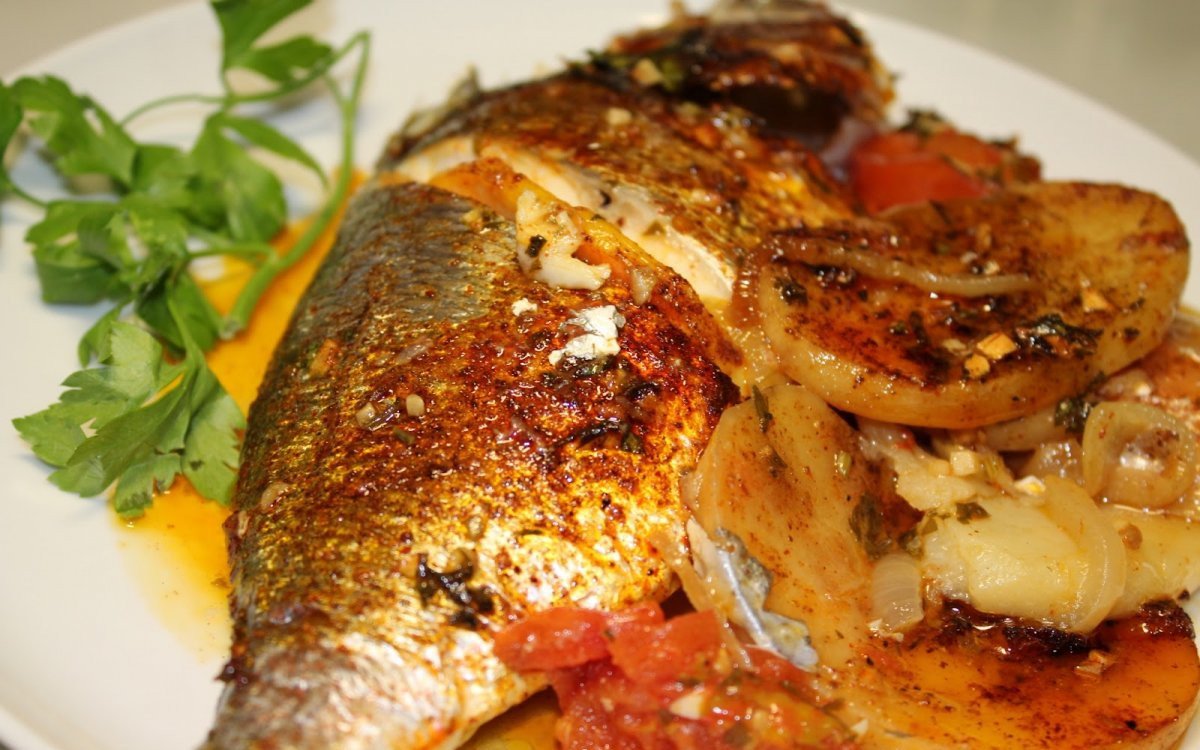 Orada al forn amb patates | Receptes de La Gourmeteria