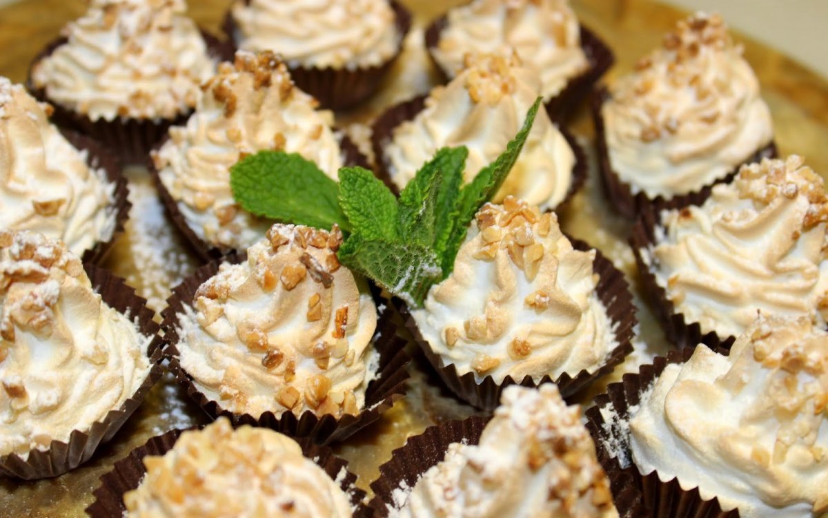 Mini-merengues con almendra | Recetas de La Gourmeteria