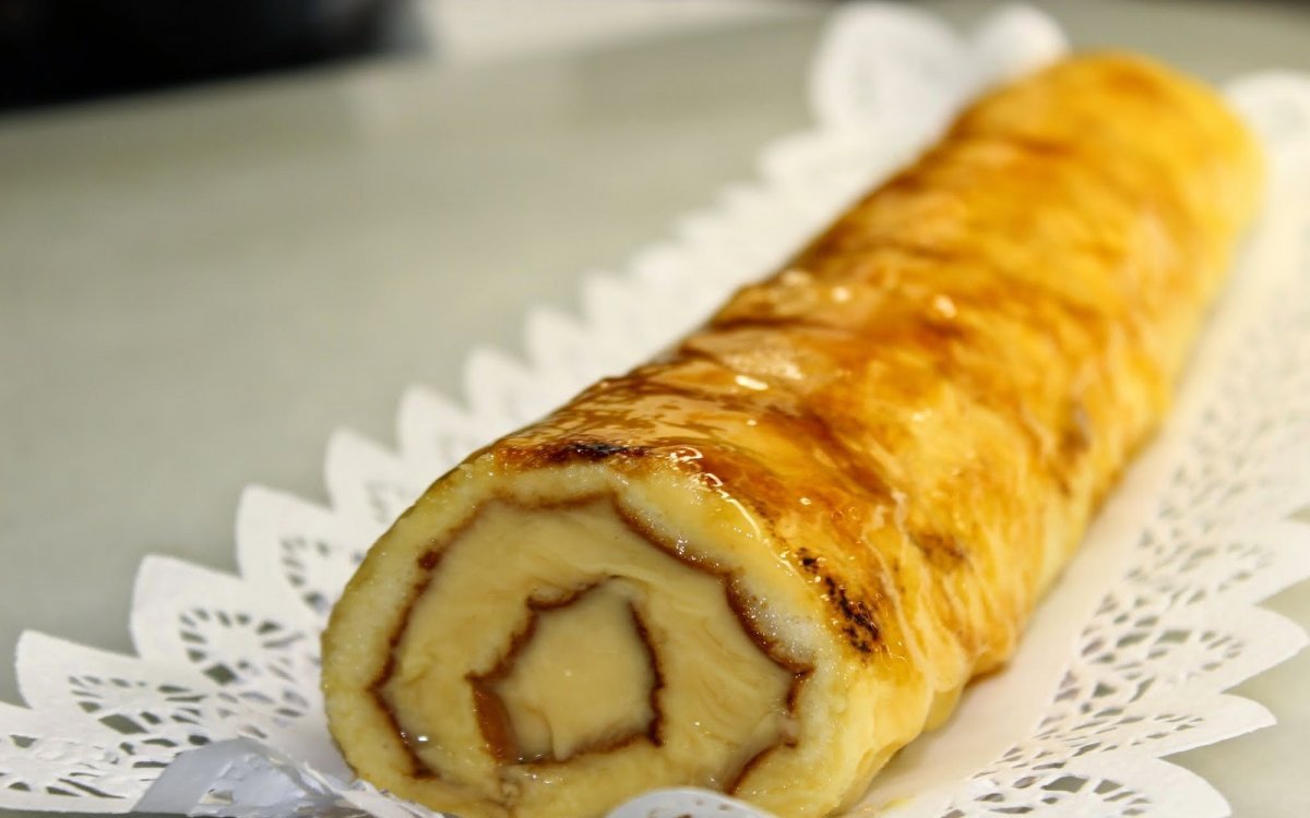 Brazo de gitano de crema quemada | Recetas de La Gourmeteria