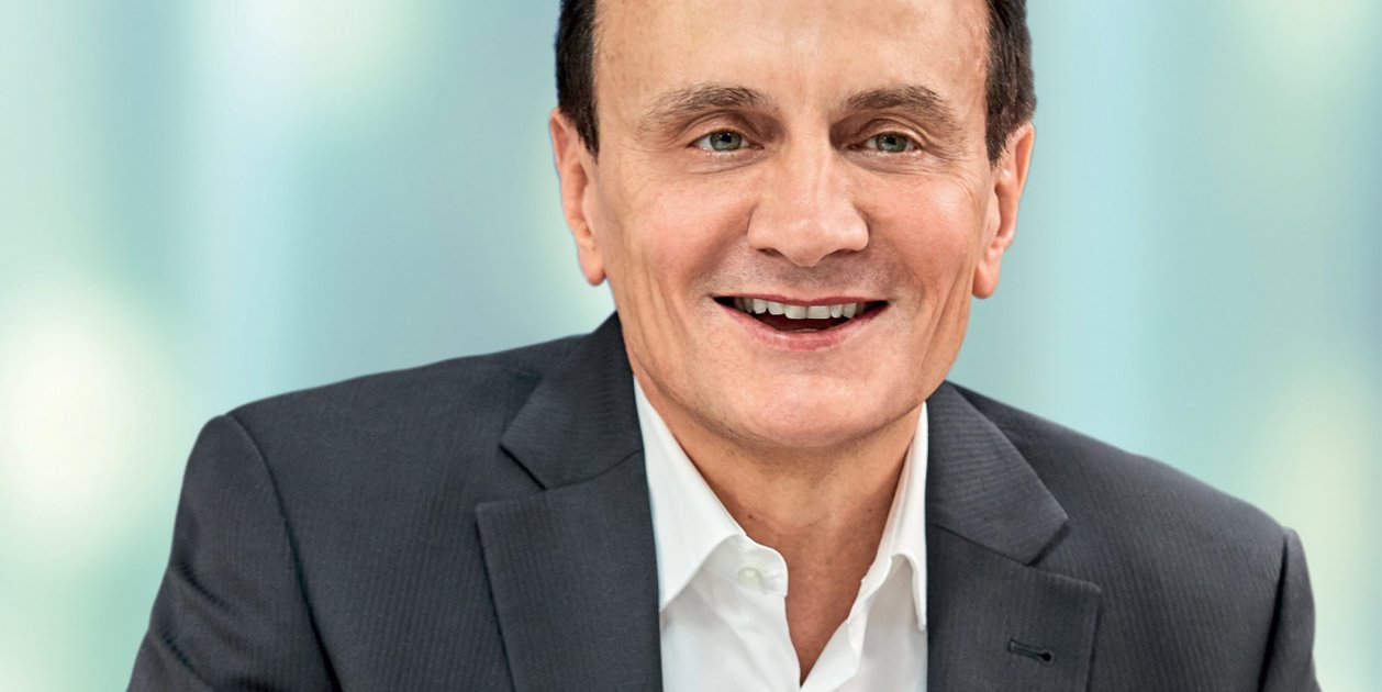 Pascal Soriot, de AstraZeneca, reconocido por sus servicios y liderazgo ...