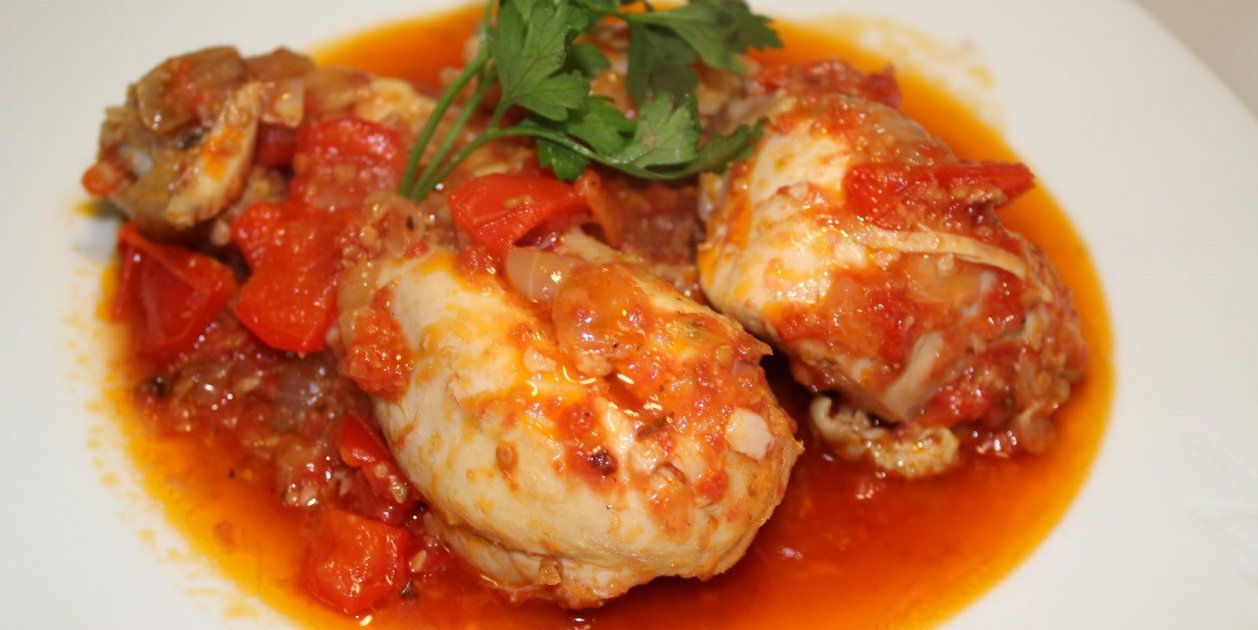 Pollo con pimiento y tomate | Recetas de La Gourmeteria
