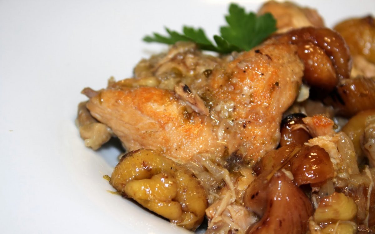 Pollastre rostit a la cassola amb castanyes | Receptes de La Gourmeteria