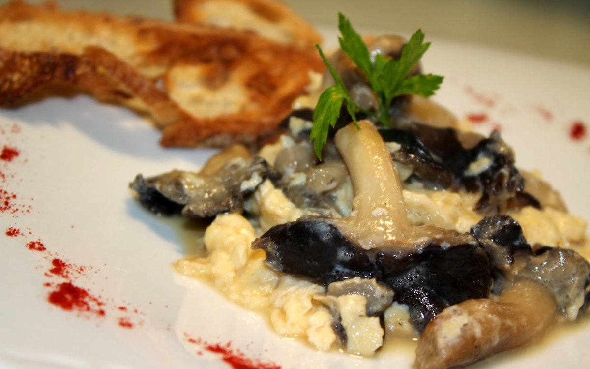 Ous remenats amb fredolics | Receptes de La Gourmeteria