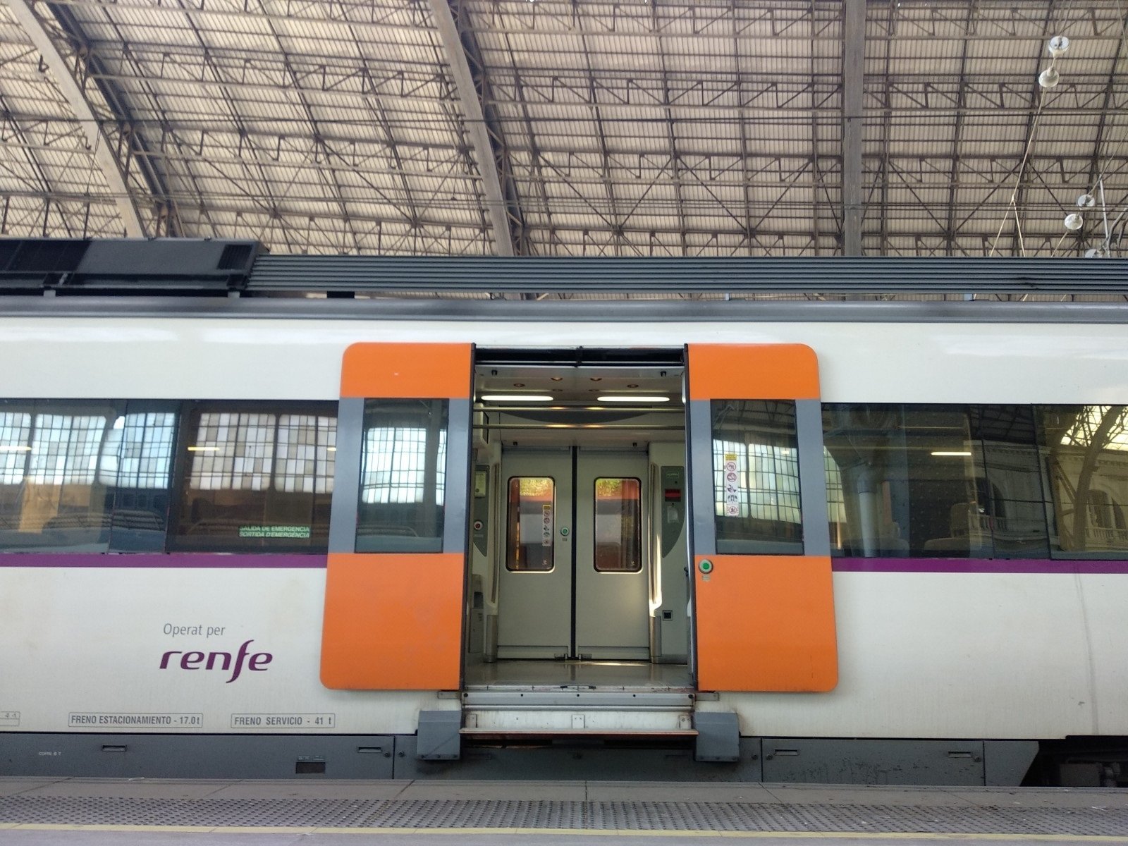 Reabierta la circulación en la R4 de Rodalies entre Hospitalet y Martorell