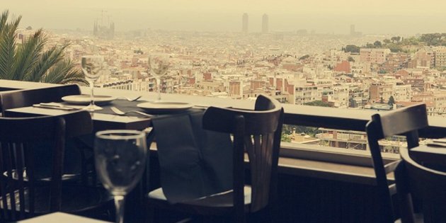 Un bar de Barcelona se disculpa por no dejar entrar a un cliente con el ...