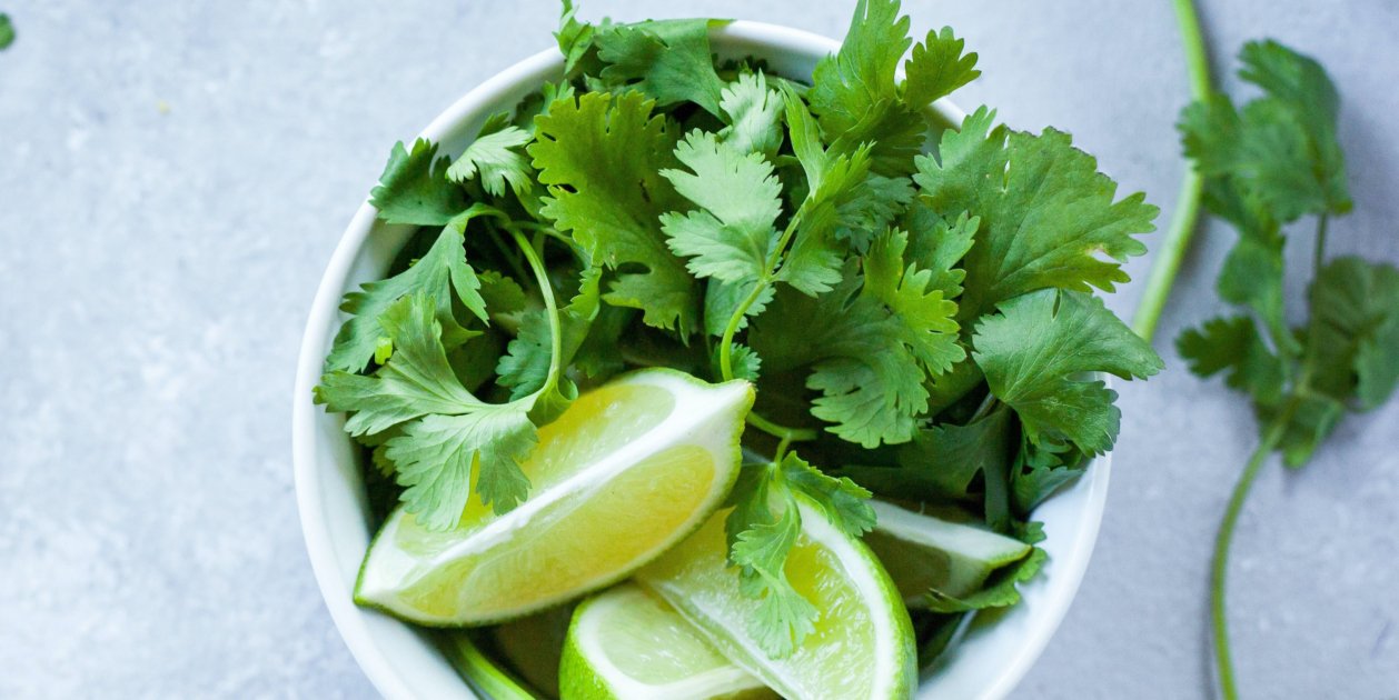 Por qué hay personas afirman que el cilantro sabe a jabón
