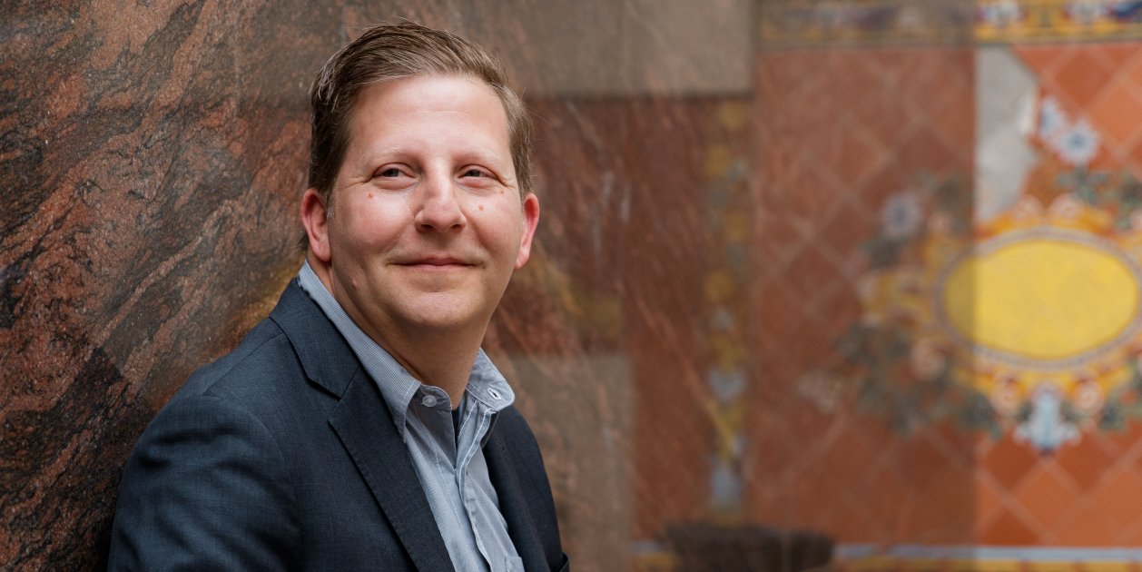 Entrevista a Robert Kolker, autor del libro 'Los chicos de Hidden ...