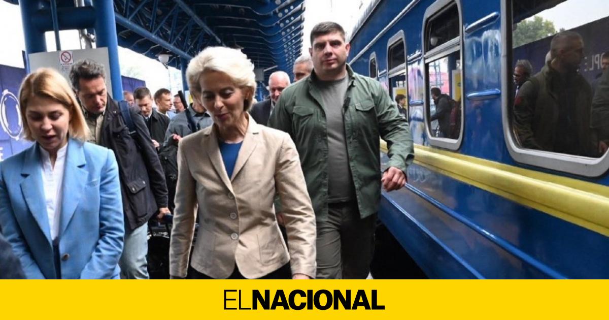 Úrsula Von der Leyen arriba a Kíiv per reunir-se amb Volodímir Zelenski
