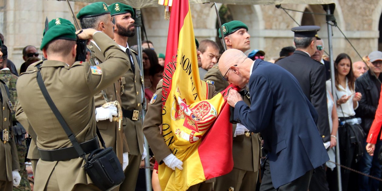 L'Exèrcit organitza una jura civil de bandera a Figueres