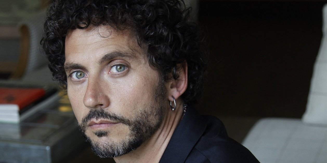 Entrevista a Paco León por su película 'Rainbow'