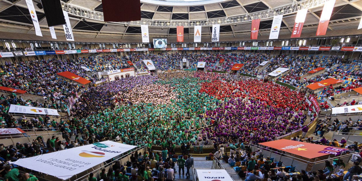 Gritos de independencia al inicio del Concurs de Castells en el Tarraco ...