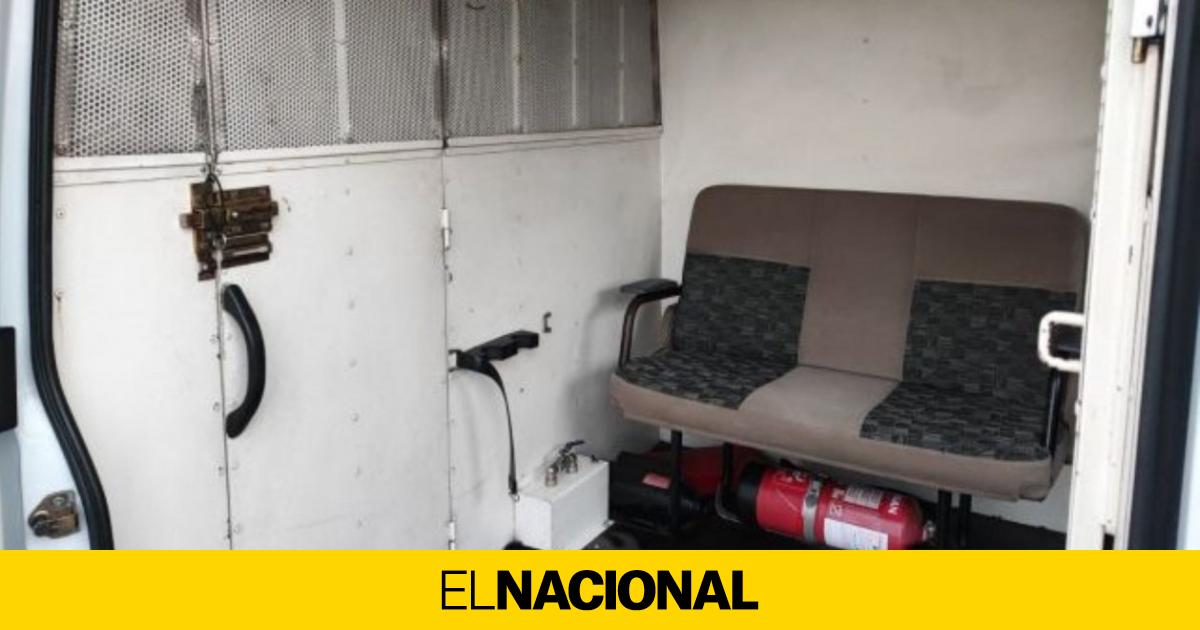 El deplorable estat dels furgons de la Guàrdia Civil: rovellats i sense ...