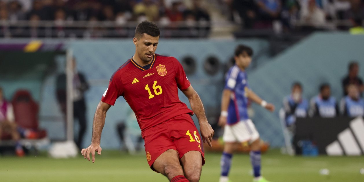 Luis de la Fuente comunica al equipo, la revolución, con Rodri y Gavi ...