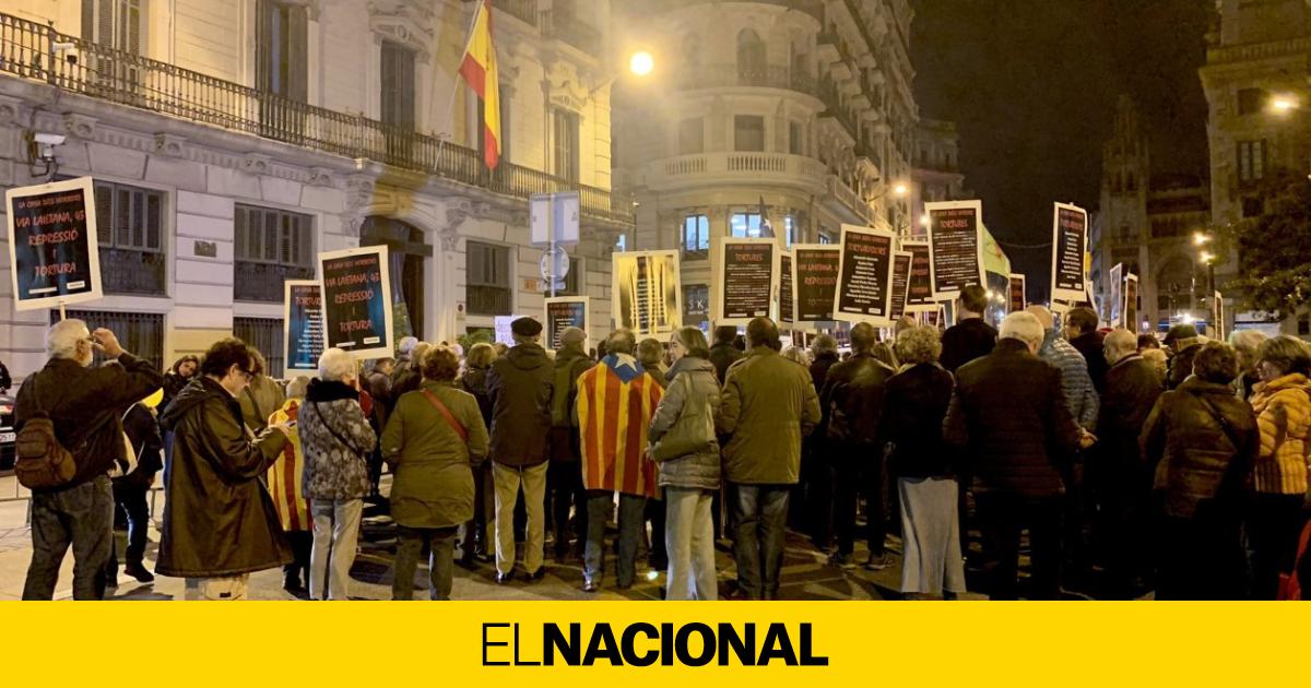 Concentración contra la comisaría de Via Laietana | VÍDEO