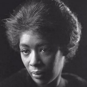 Gloria Stewart: musa existencialista, reina del bebop barcelonés y ...