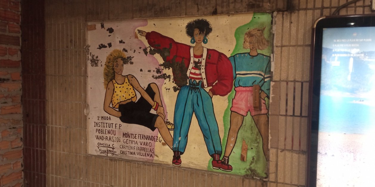 Sorpresa en el Metro, aflora un mural oculto en la estación de Verdaguer