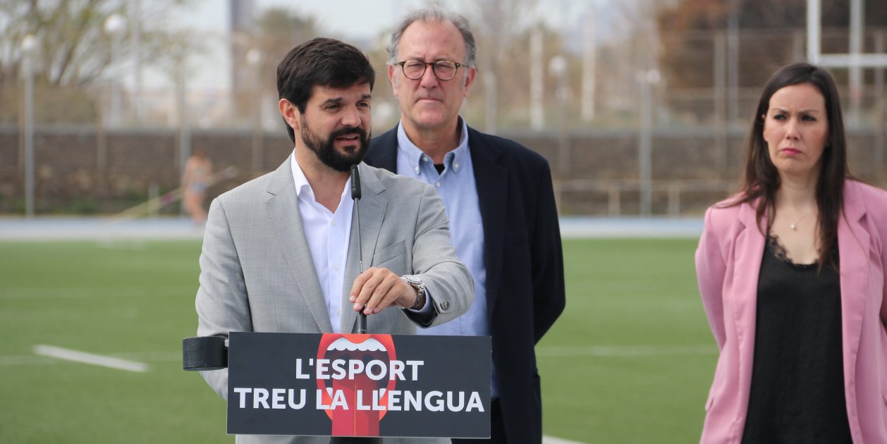 Òmnium Cultural y la UFEC se unen para potenciar el uso del catalán en ...