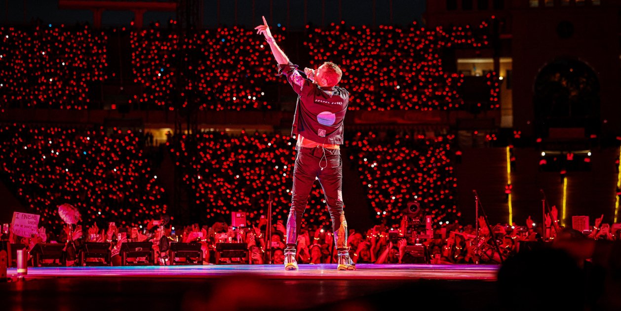 Coldplay al·lucina en mig del concert a Barcelona amb els castellers