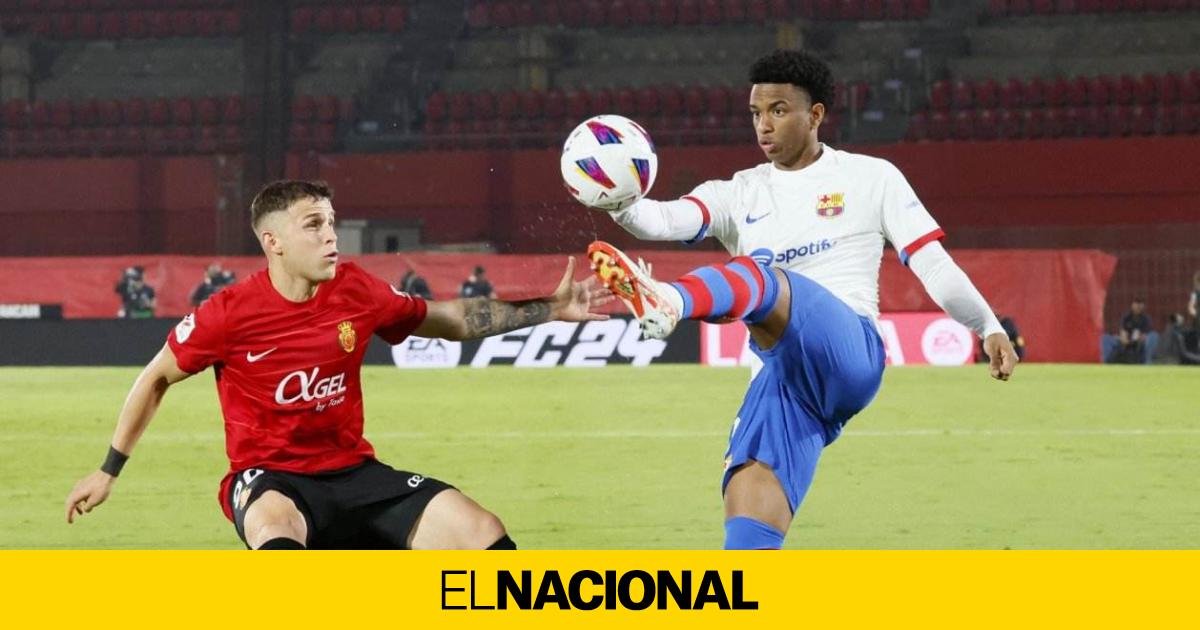 Alejandro Balde, a la nevera, Xavi Hernández lo señala delante del ...