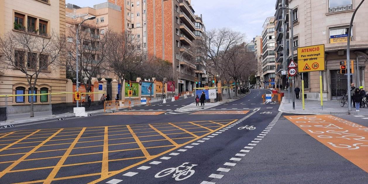 El carril bici de la Via Augusta enfrenta nuevamente a socialistas y ...